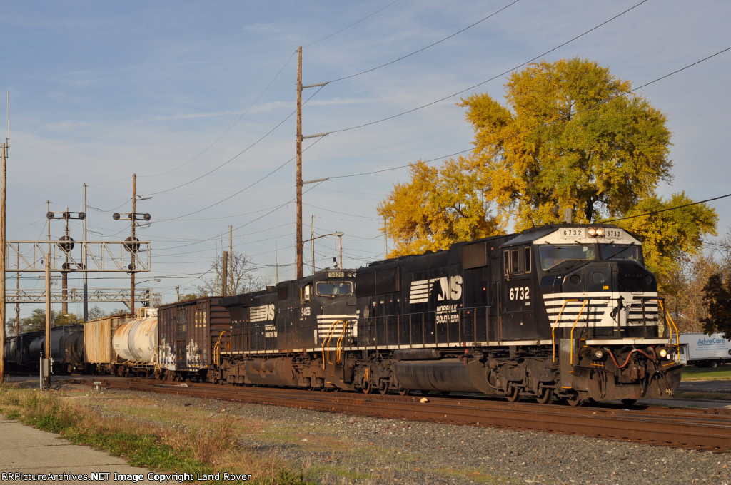 NS 6732 On NS 177 Eastbound